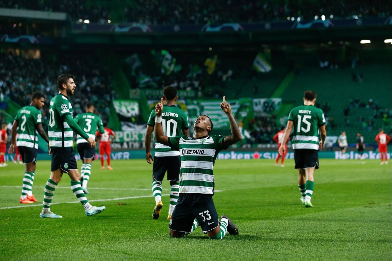 Sporting 1 2 Eintracht Frankfurt Leão Tropeça E Cai Na Liga Europa